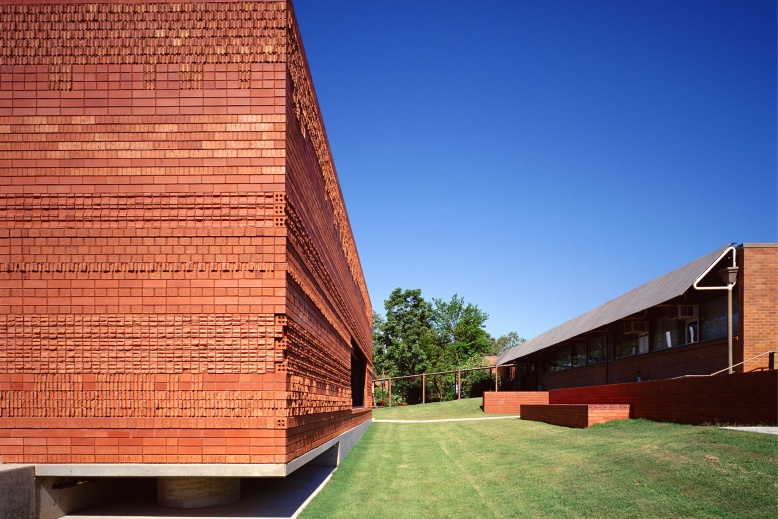 The University of Queensland Micro Health Laboratory - m3architecture
